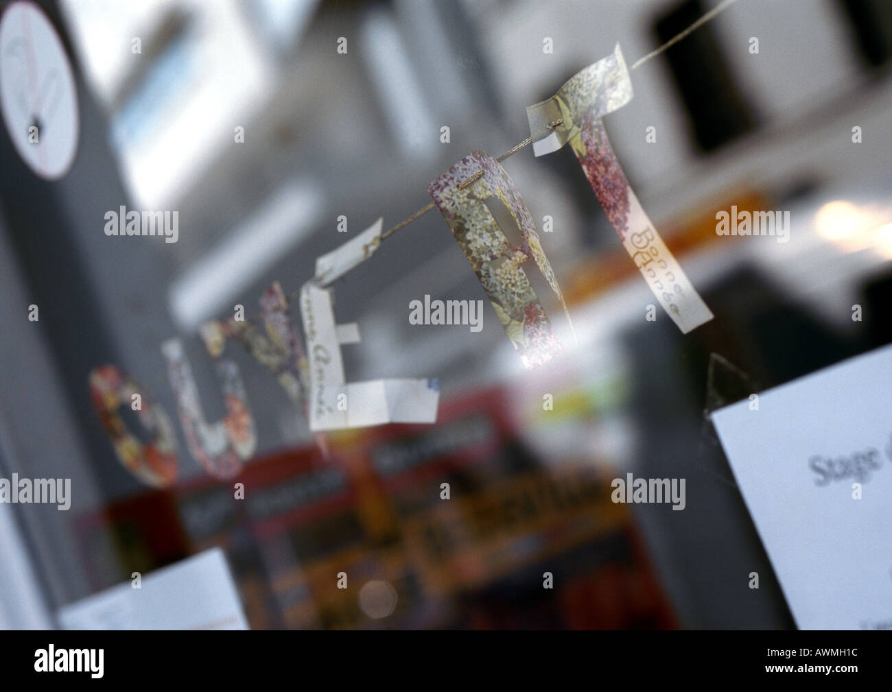 Shop signs hi-res stock photography and images - Alamy