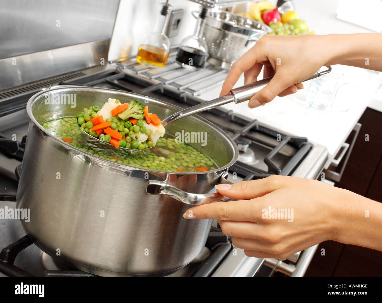 Boiling mixed vegetables hi-res stock photography and images - Alamy