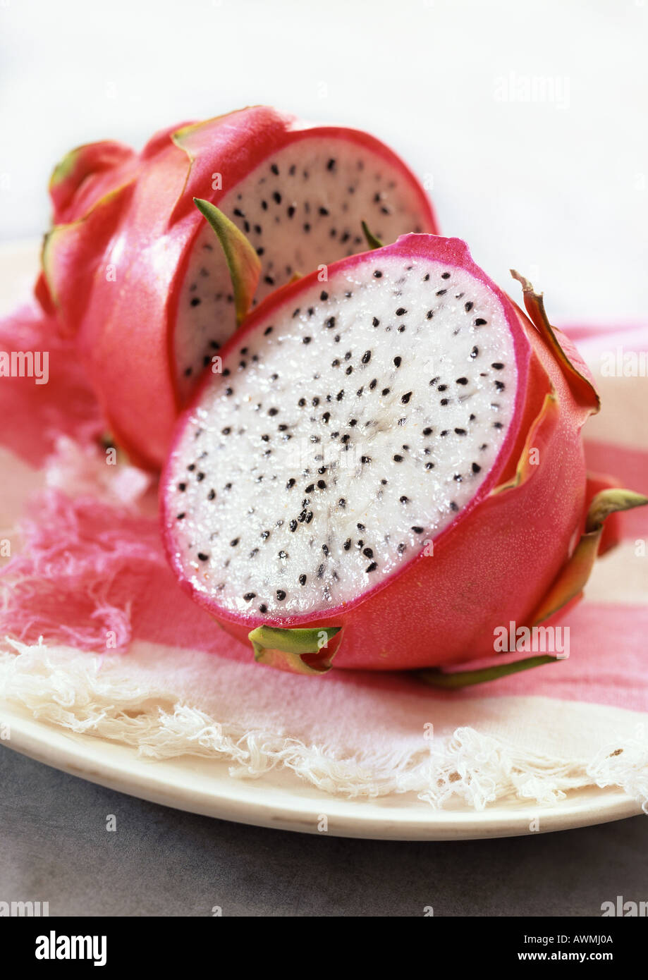 Cross section dragon fruit red hi-res stock photography and images - Alamy