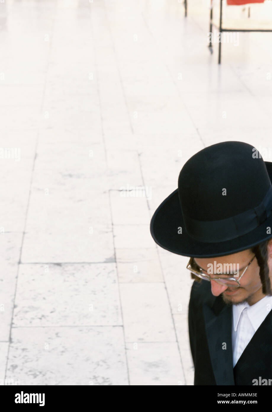 Orthodox jew hats hi-res stock photography and images - Alamy