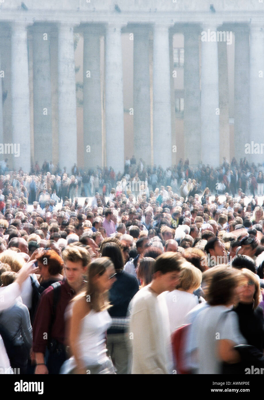 Italy, Rome, crowd in St. Peter's Square Stock Photo - Alamy