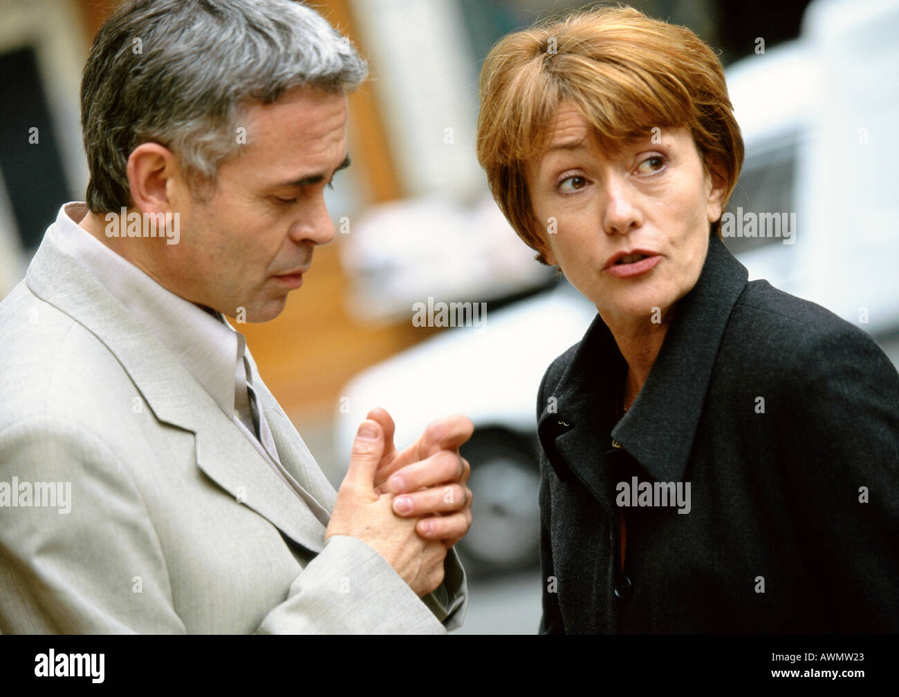 People looking in different directions hi-res stock photography and ...