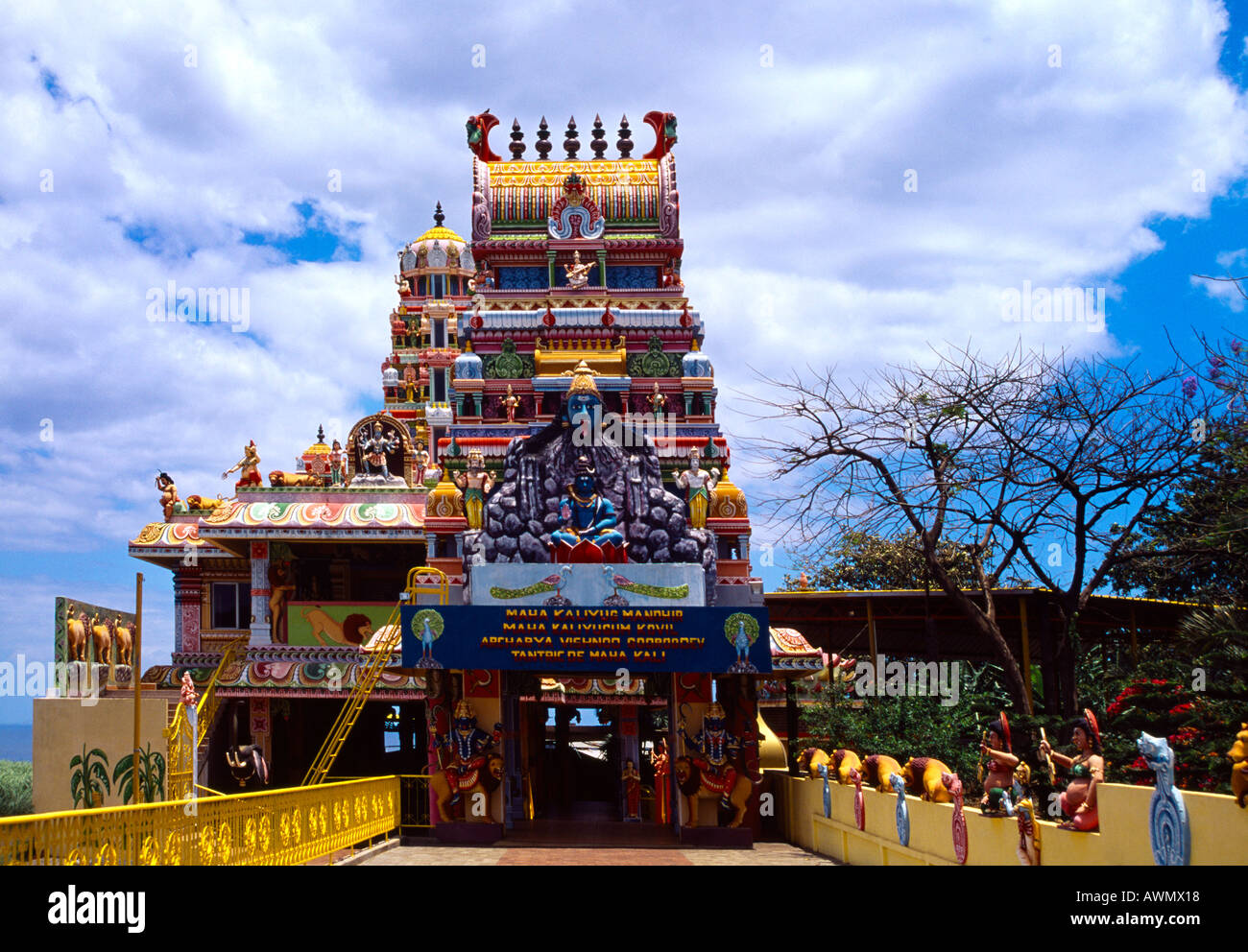 Hindu temple tamil mauritius hi-res stock photography and images - Alamy