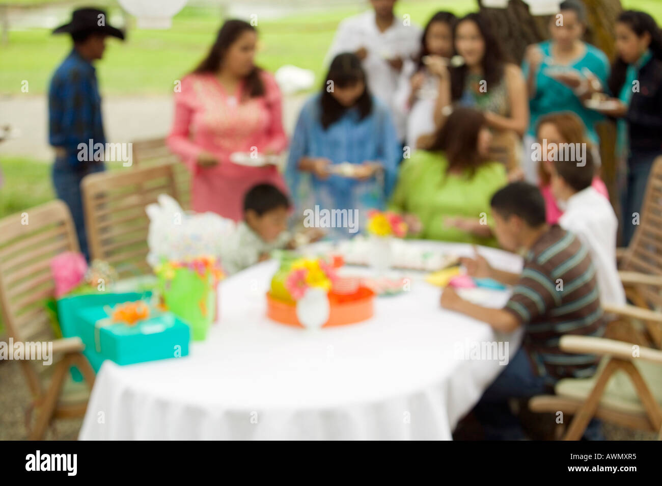 Hispanic Family At Birthday Party Stock Photo Alamy hispanic-family-at-birthday-party-stock-photo-alamy
