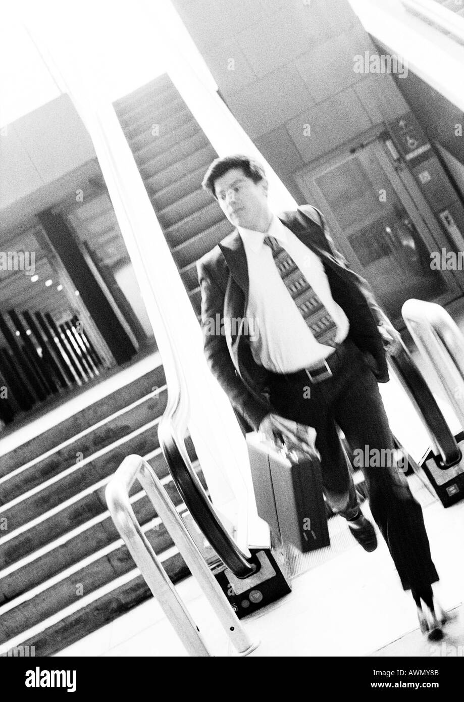 Airport running escalator High Resolution Stock Photography and Images ...