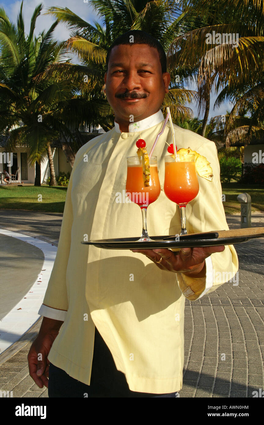 Hotel waiter cocktails hi-res stock photography and images - Alamy