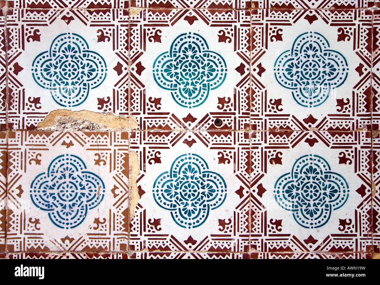 Geometric pattern ceramic tiles hi-res stock photography and images - Alamy