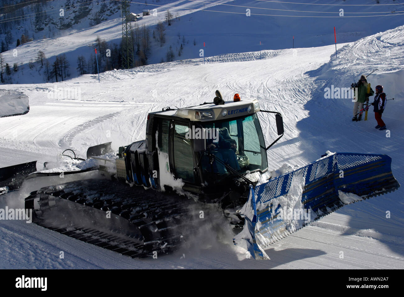 Piste basher hi-res stock photography and images - Alamy