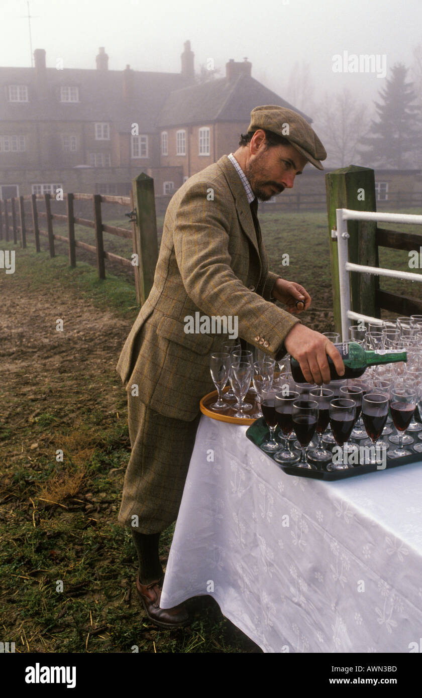 Heythrop Hunt meet at Nether Worton House, private estate Oxfordshire ...