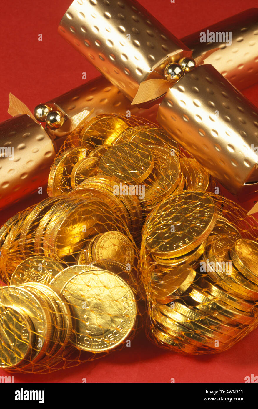 Christmas Crackers and Chocolate Money Stock Photo - Alamy