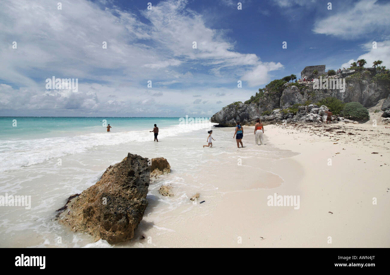El Castillo, Maya Pyramid in Tulum, Tulum archaelogical site, Quintana ...