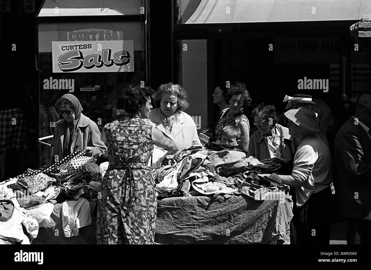 Textile market stall 1960s hi-res stock photography and images - Alamy