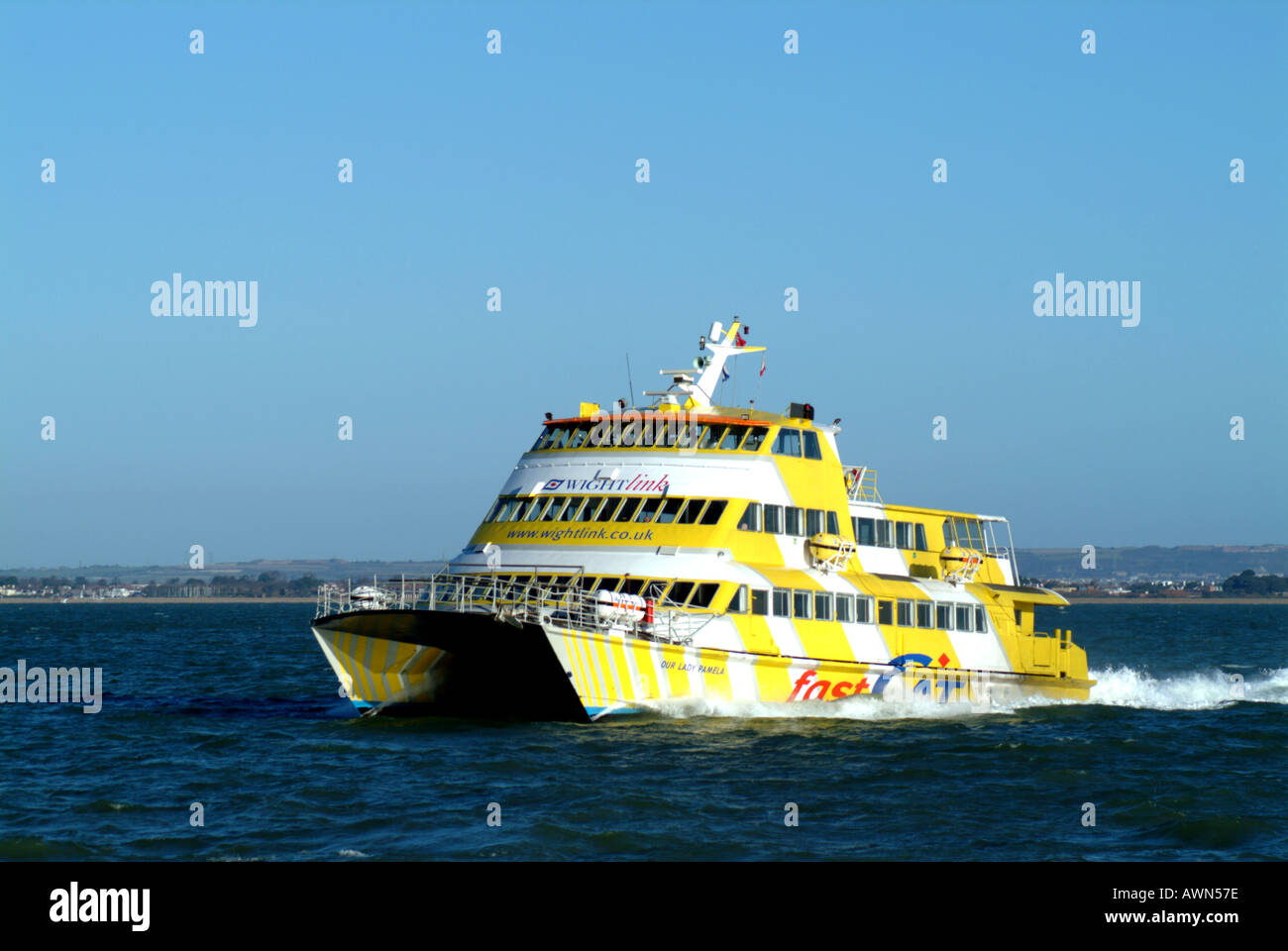 Portsmouth to ryde catamaran hi-res stock photography and images - Alamy