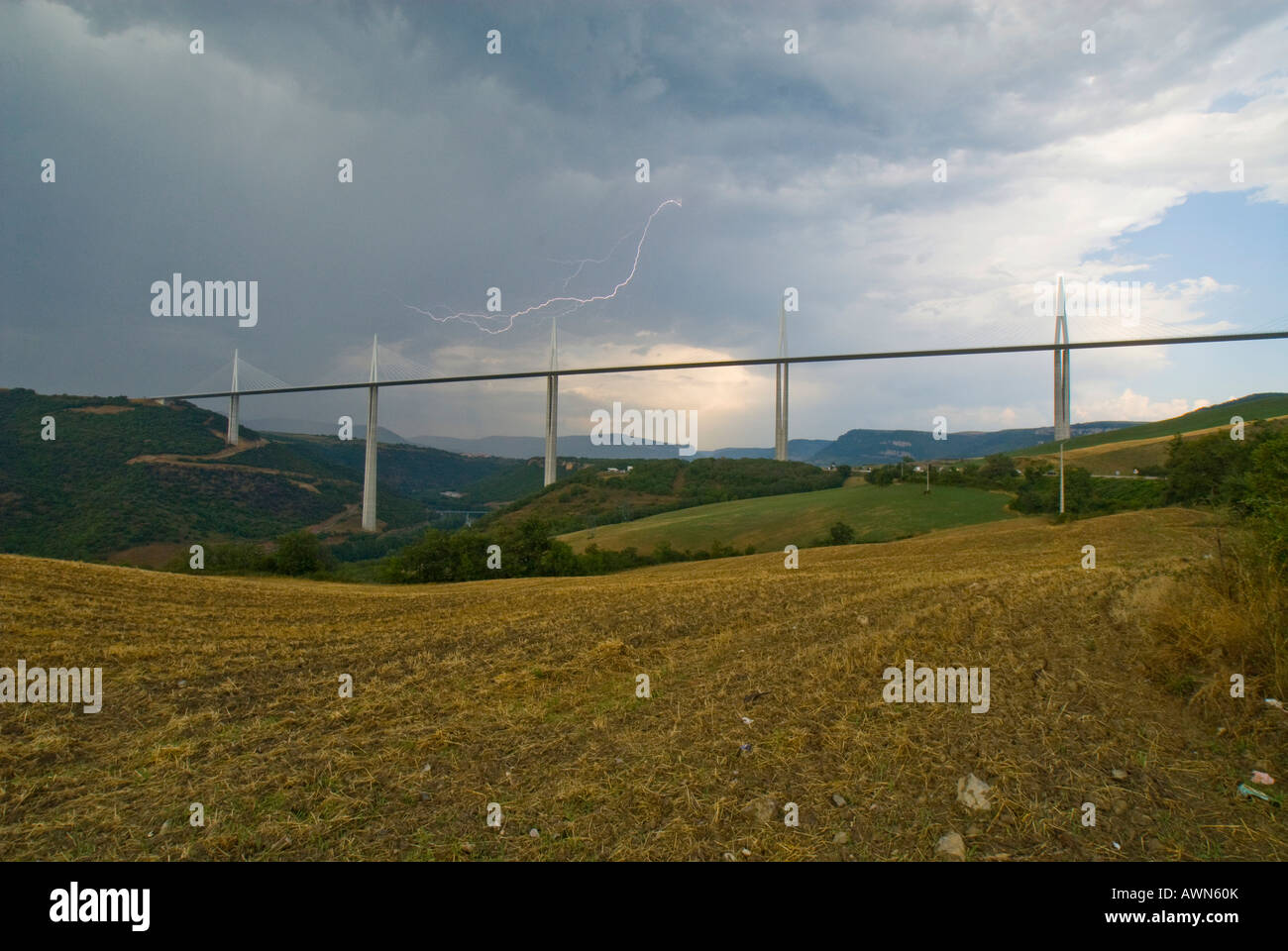Long meadow bridge hi-res stock photography and images - Alamy