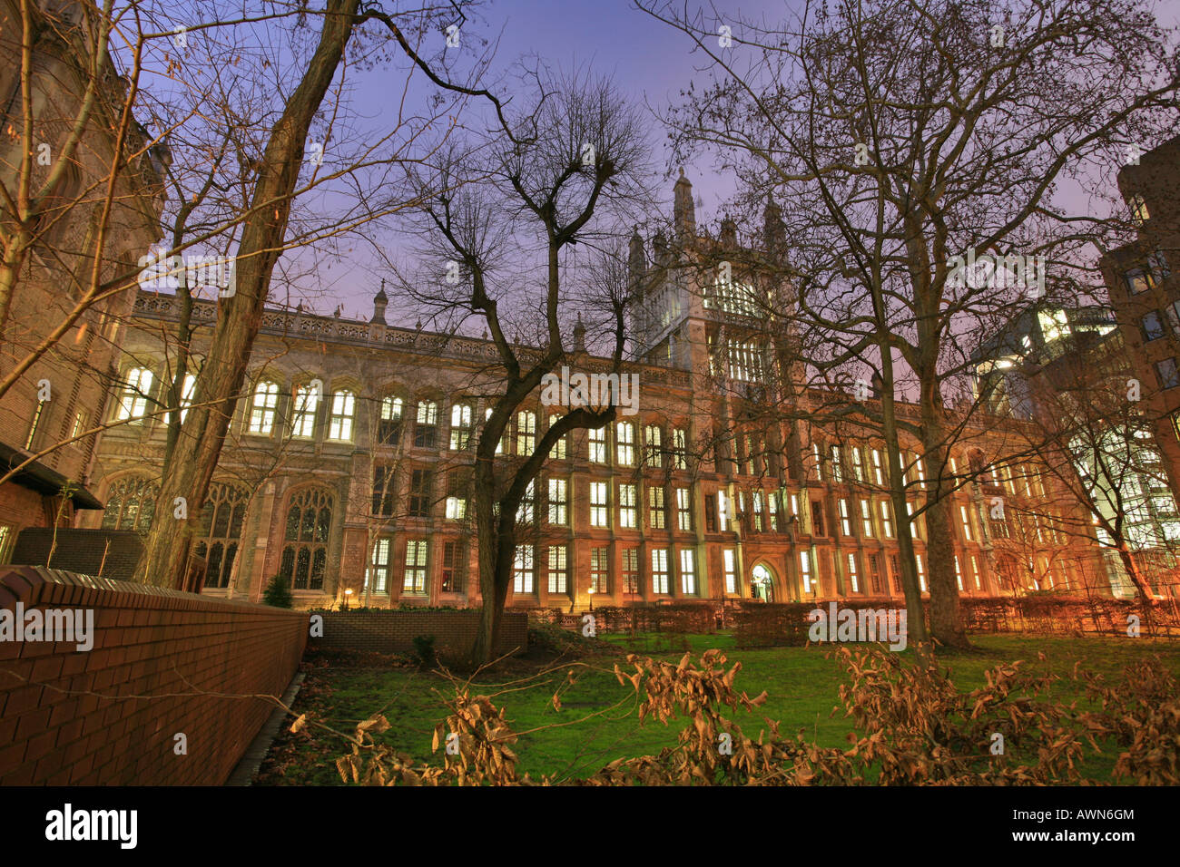 Kings college london evening view hi-res stock photography and images ...