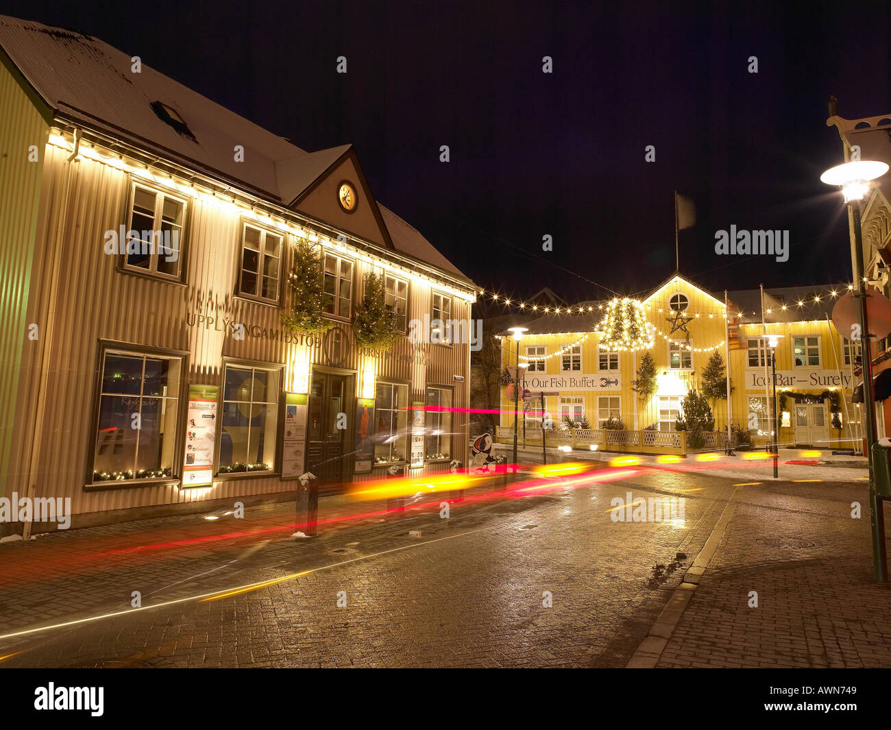 Downtown shopping centre hi-res stock photography and images - Alamy