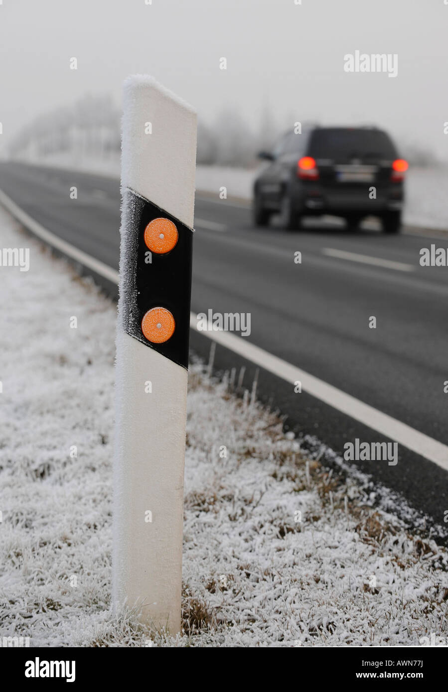 The left hand lane hi-res stock photography and images - Alamy