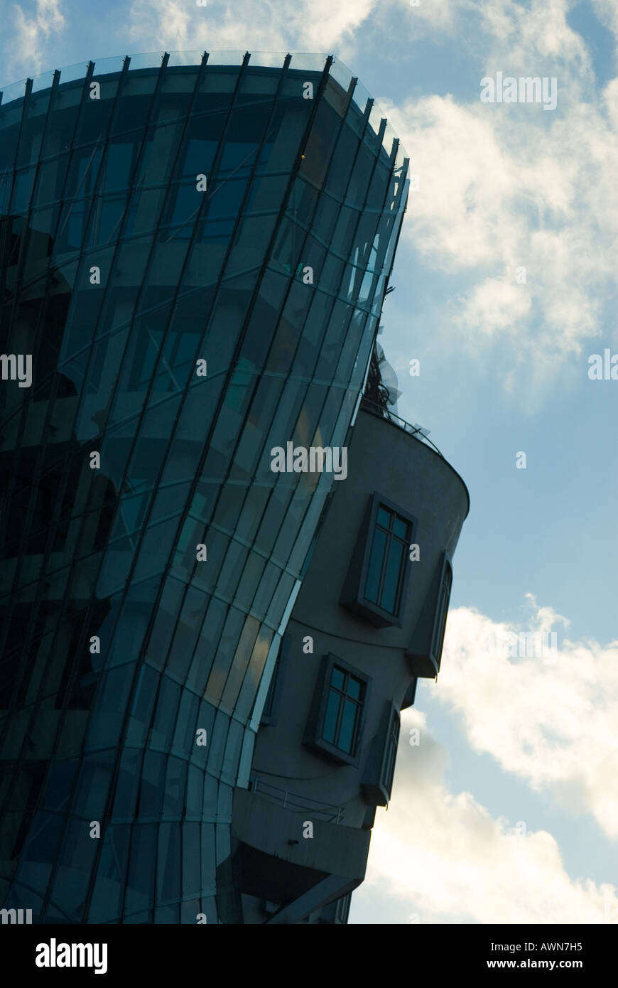 Tancici Dum building in sunset, Prague Stock Photo - Alamy