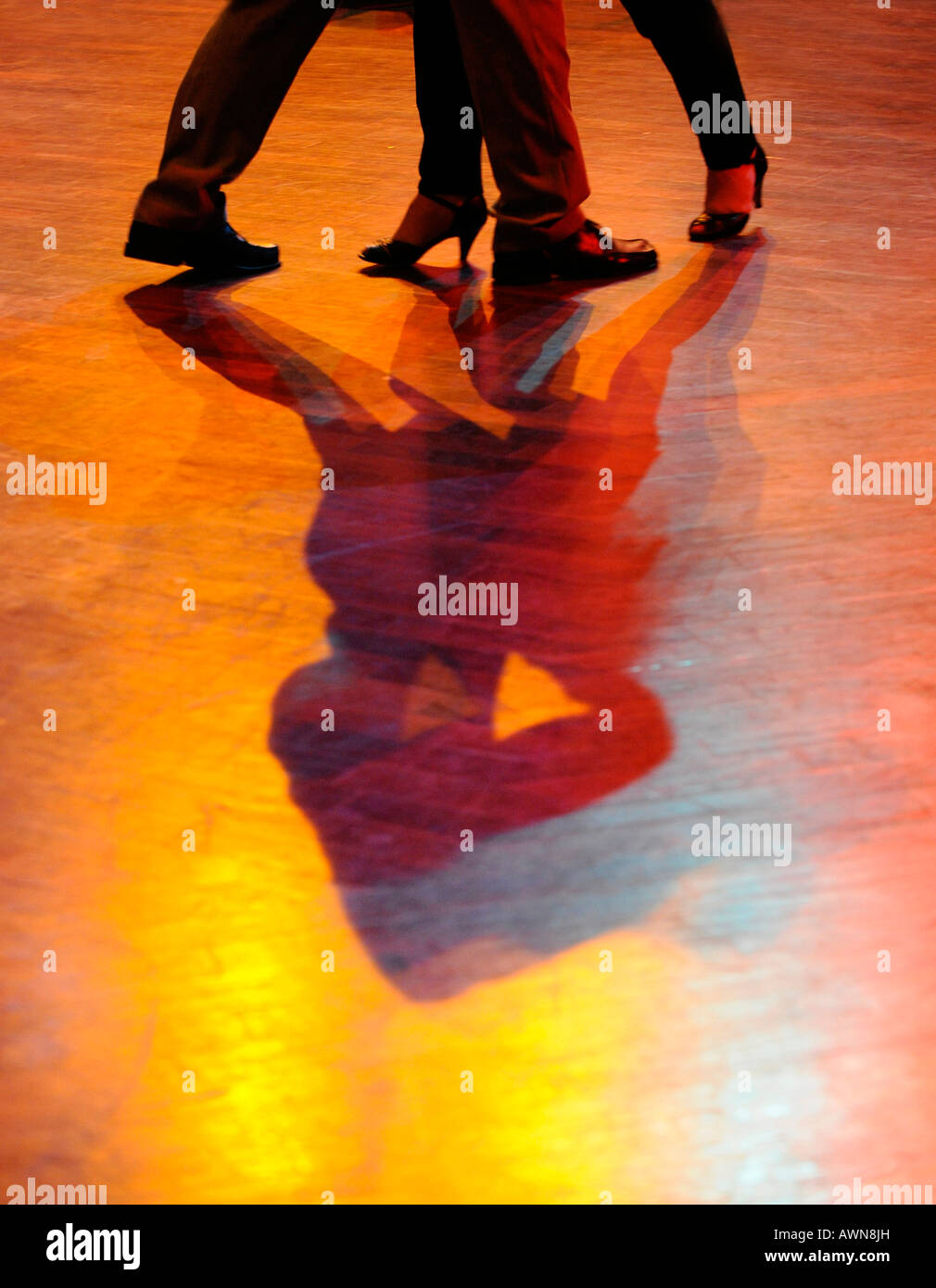 Dance floors hi-res stock photography and images - Alamy