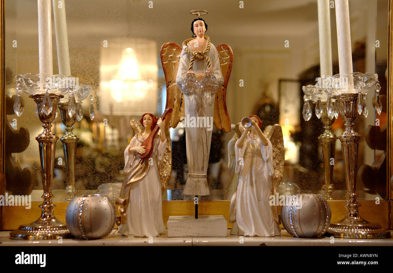 Christmas angels hi-res stock photography and images - Alamy