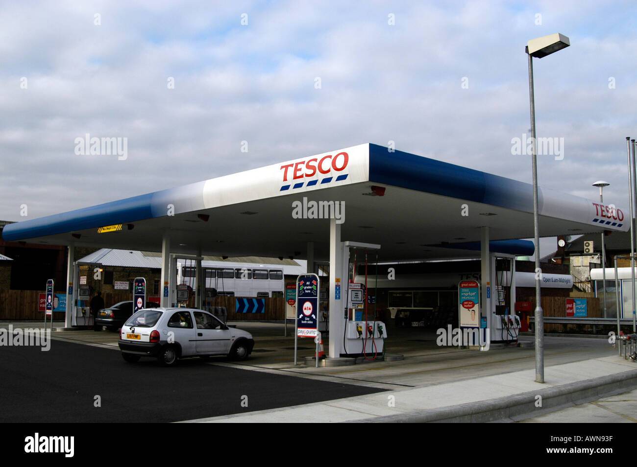 Tesco Garage High Resolution Stock Photography and Images - Alamy