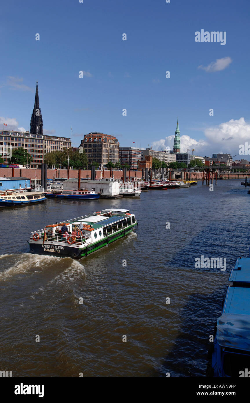 Hamburger hafenrundfahrten hi-res stock photography and images - Alamy