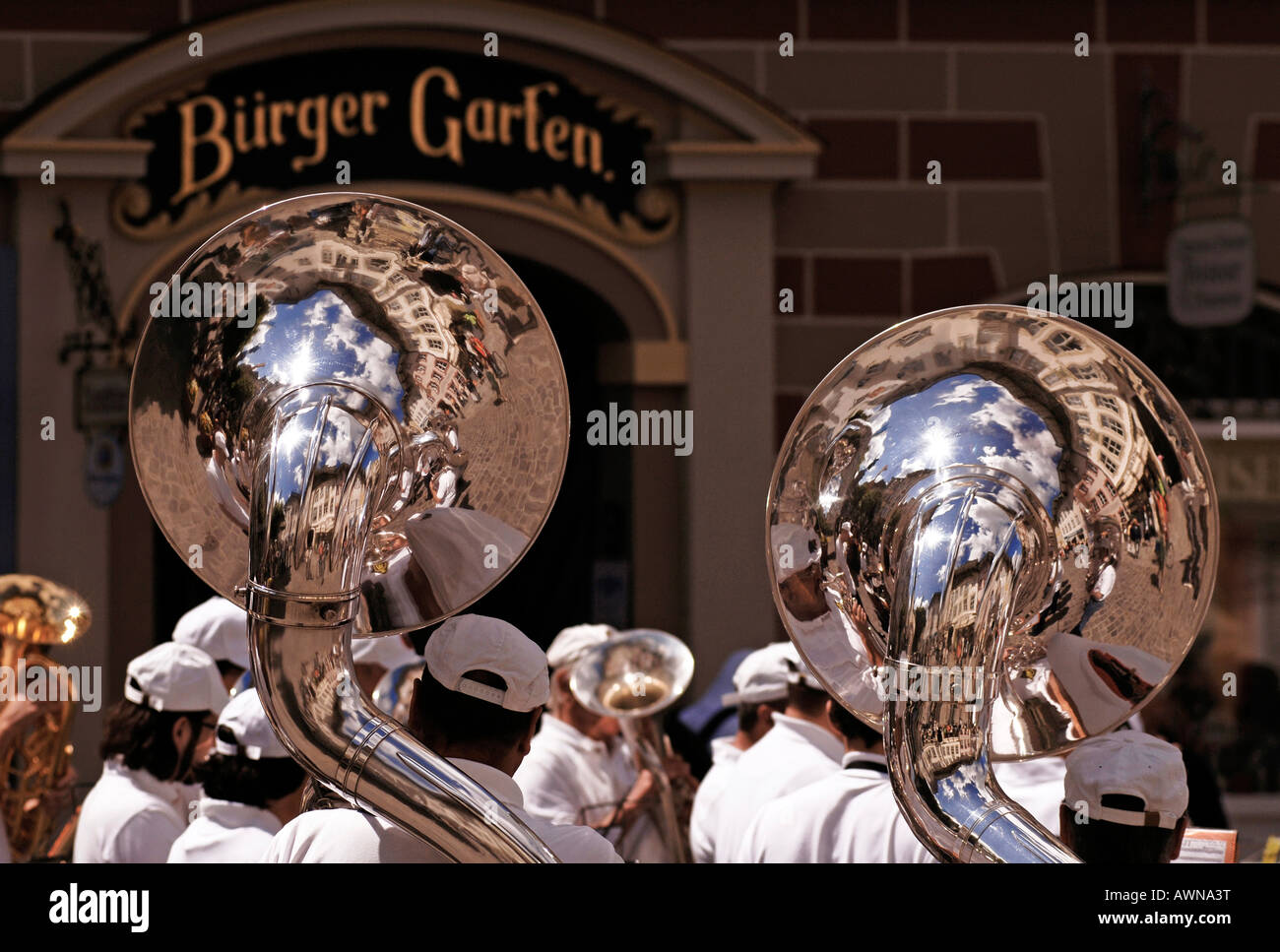 Performing in a pub hi-res stock photography and images - Alamy