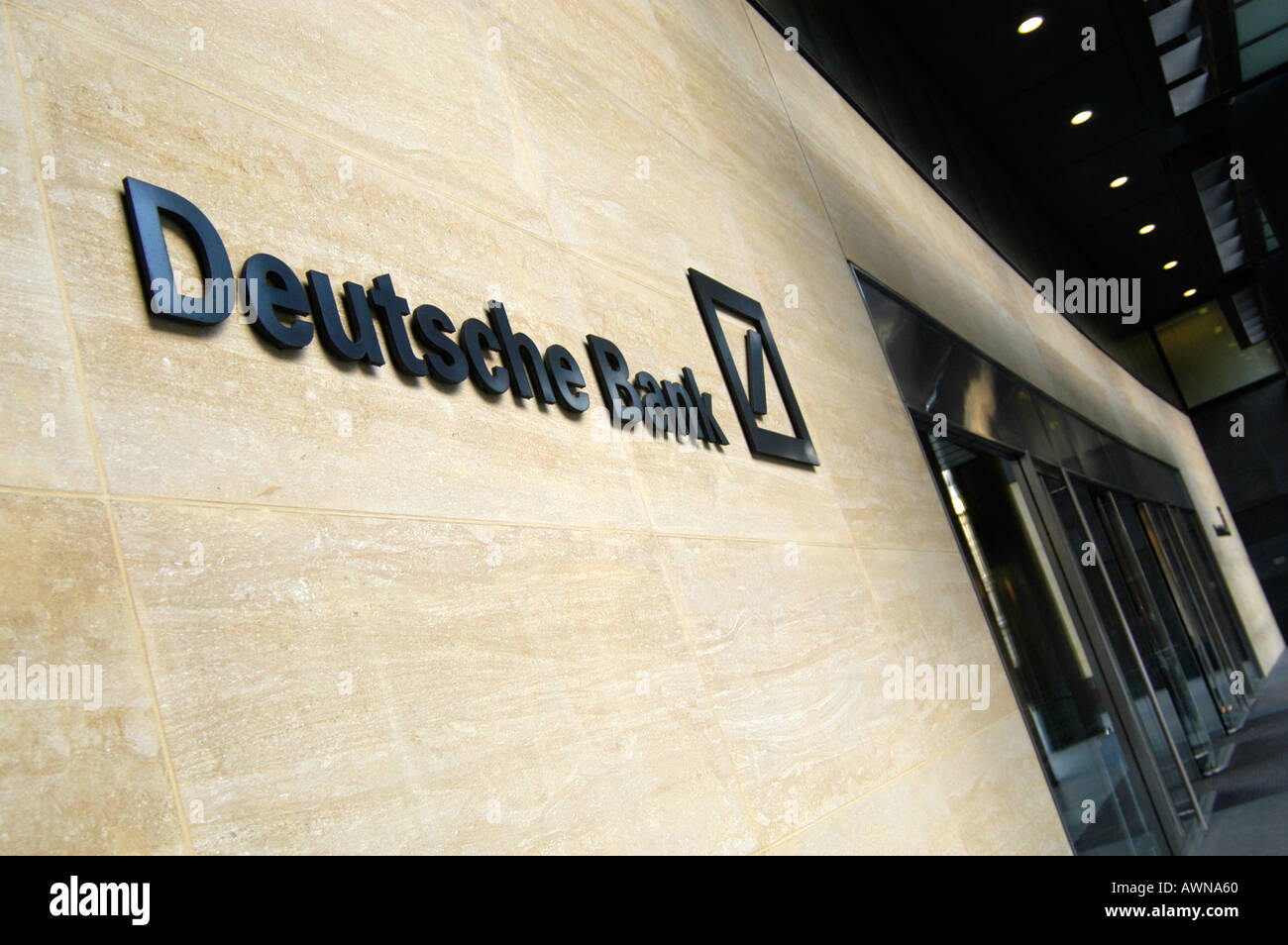 Deutsche bank sign hi-res stock photography and images - Alamy