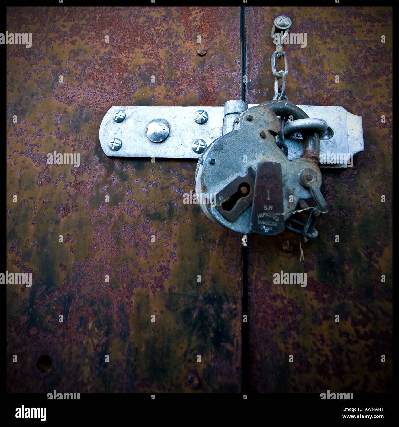 Old lock padlock rusty bolt hi-res stock photography and images - Alamy