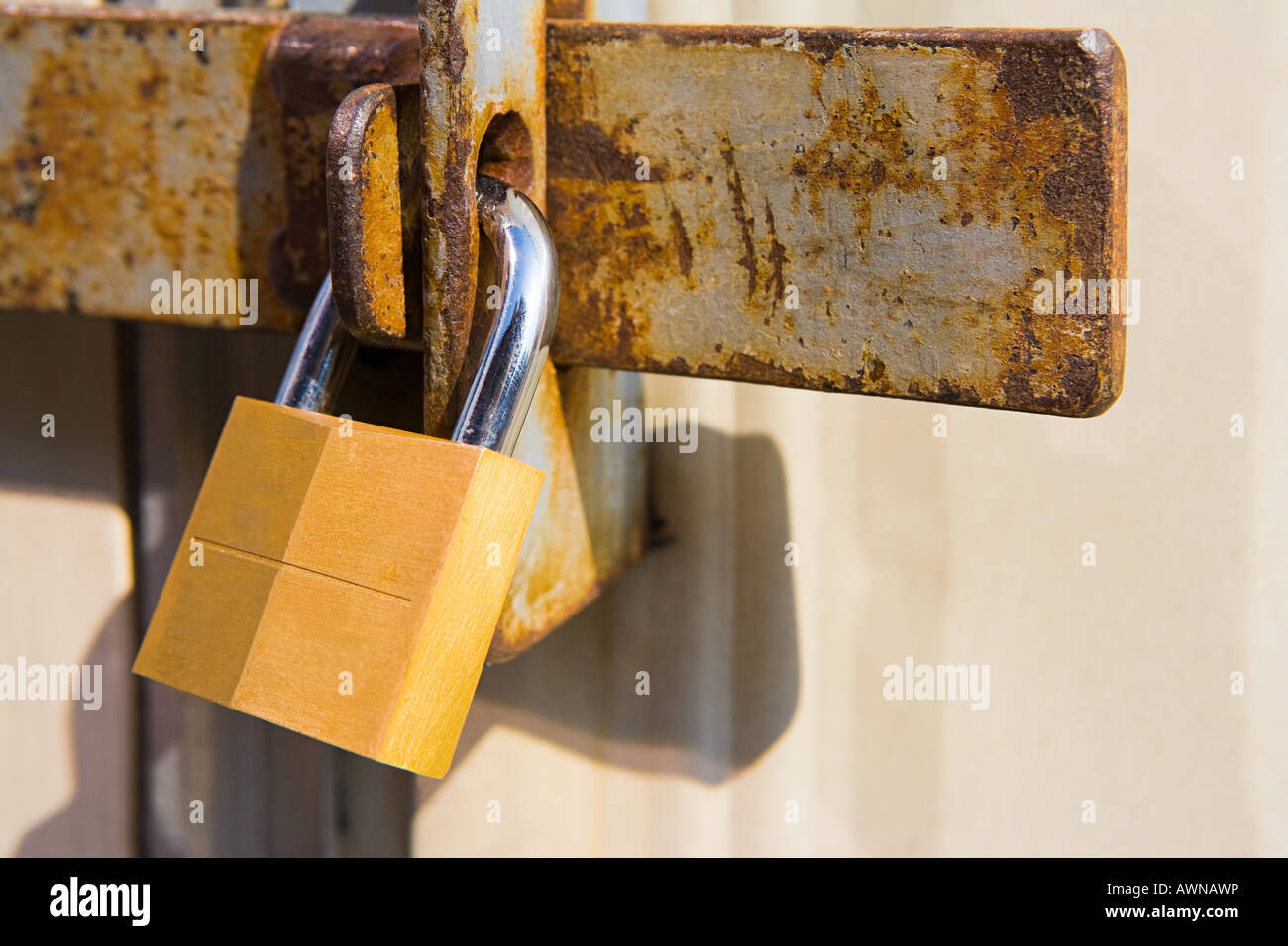 Padlock device hi-res stock photography and images - Alamy