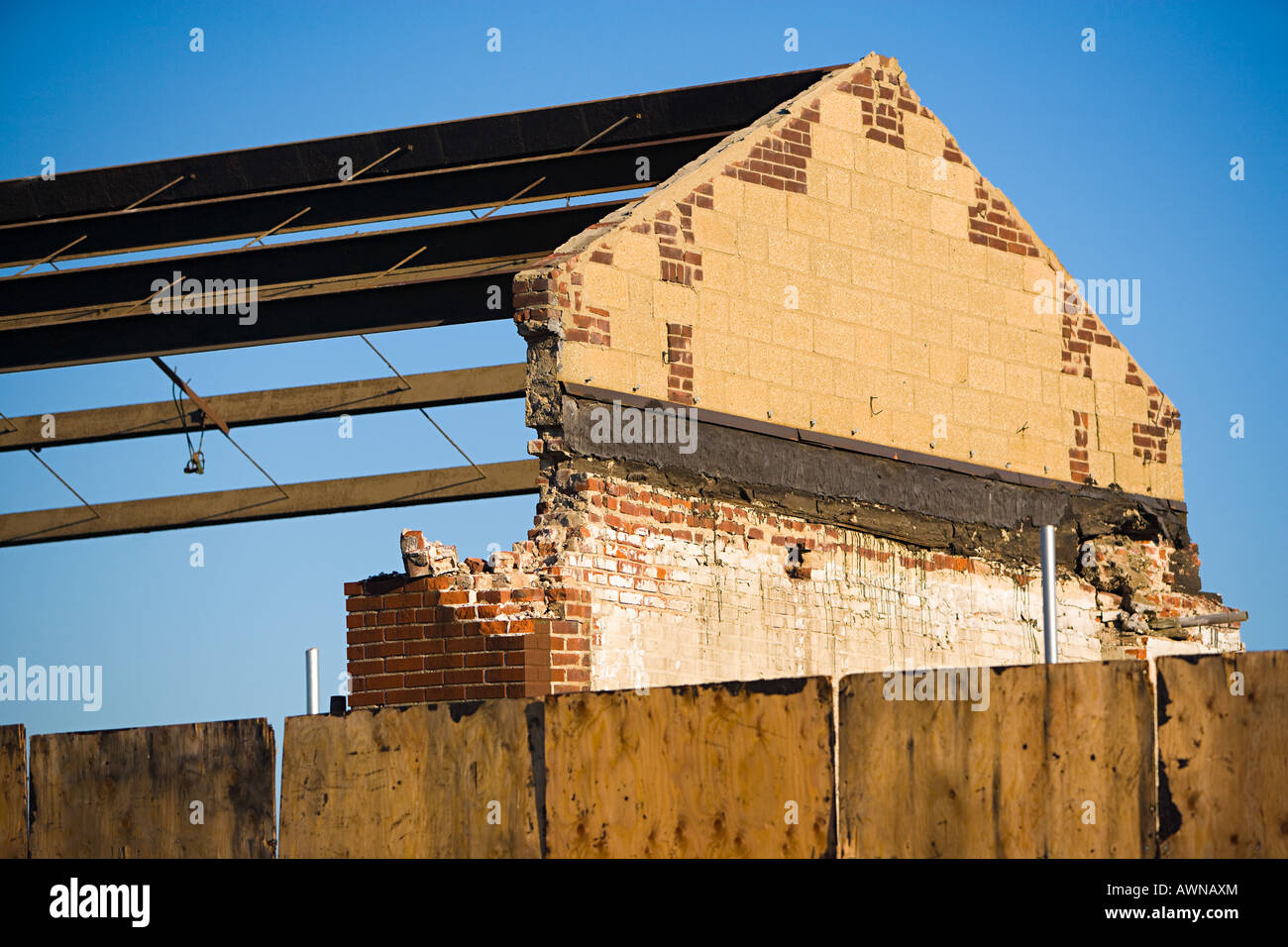 Derelict structures hi-res stock photography and images - Alamy