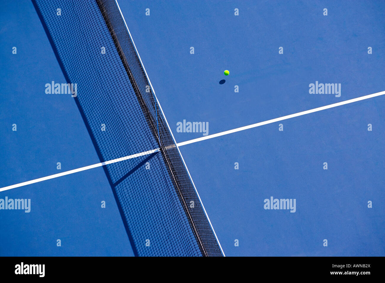 Blue tennis court Stock Photo - Alamy