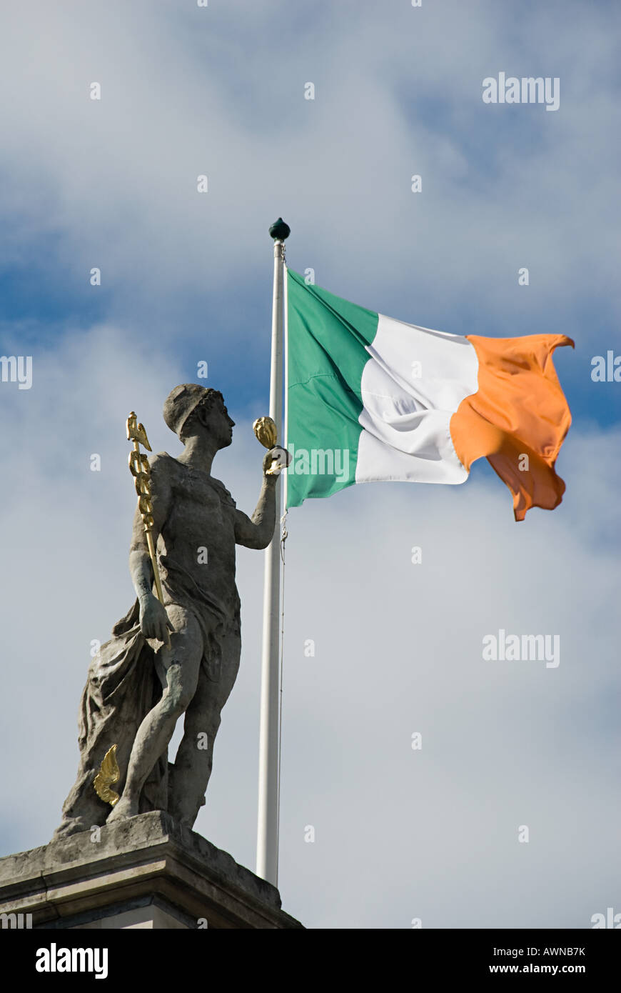 Statue on general post office building Stock Photo - Alamy