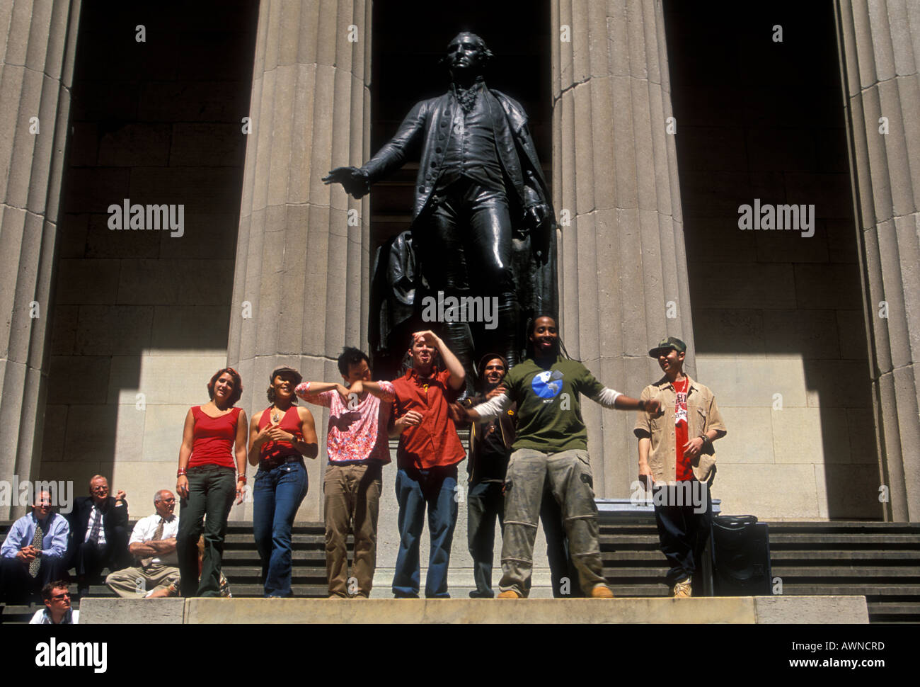 Bronze statue george washington federal hi-res stock photography and ...