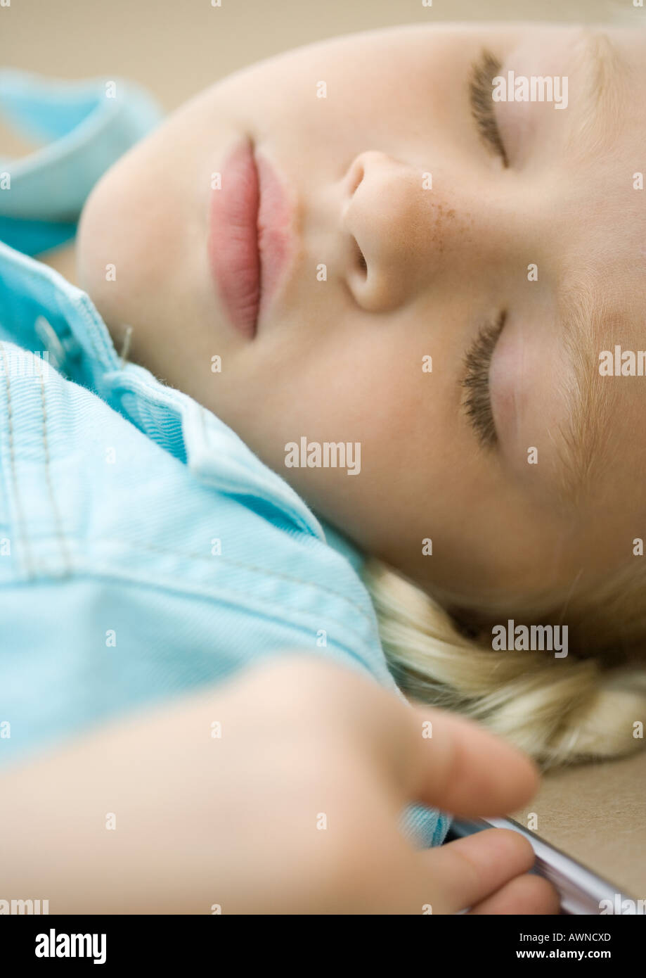 Kid eye sleep front hi-res stock photography and images - Alamy