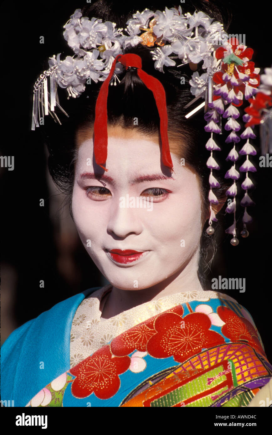 Geisha hair hi-res stock photography and images - Alamy