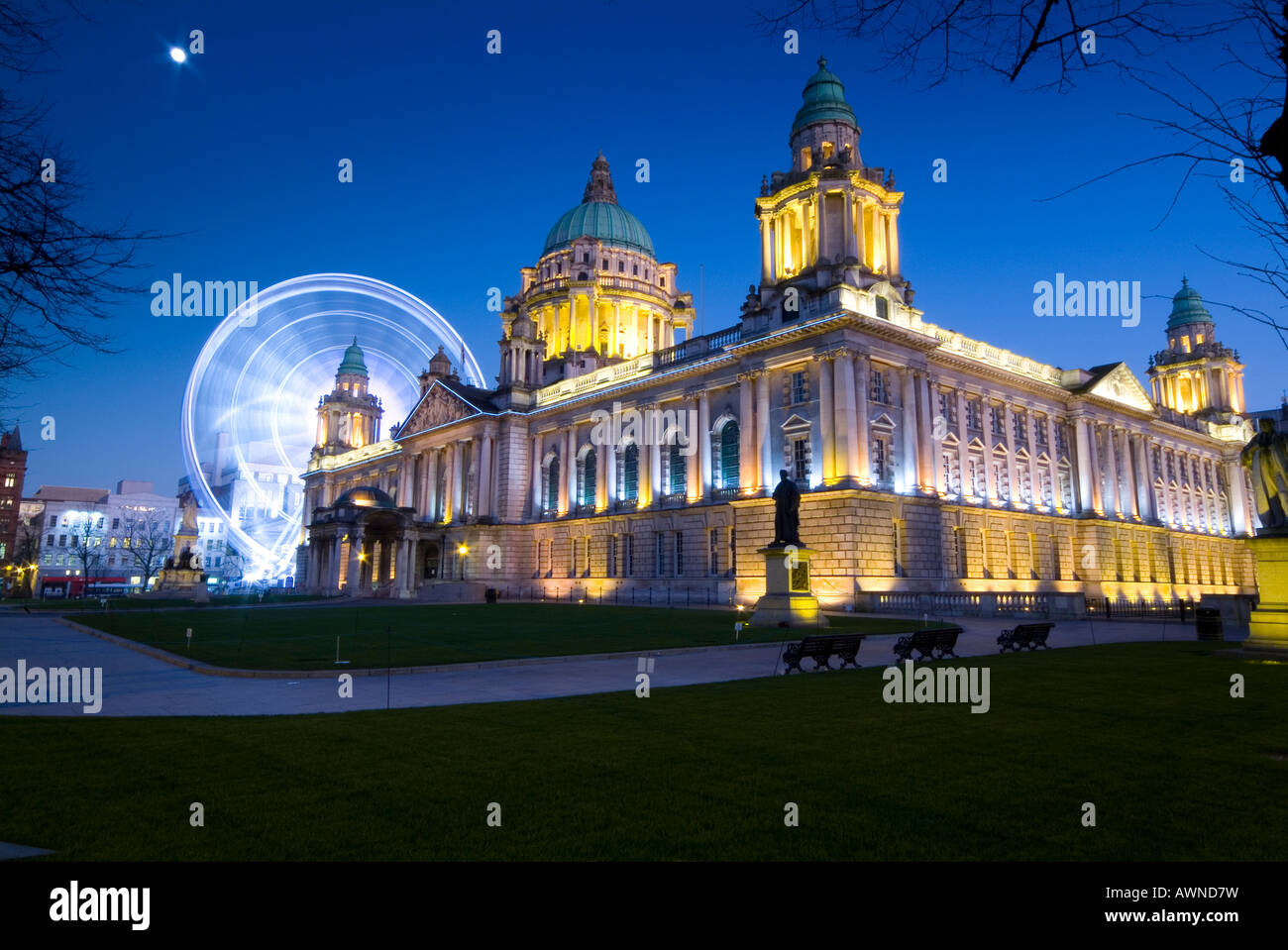 Belfast city hall hi-res stock photography and images - Alamy