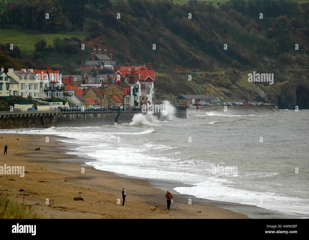 Sandsend beach winter hi-res stock photography and images - Alamy