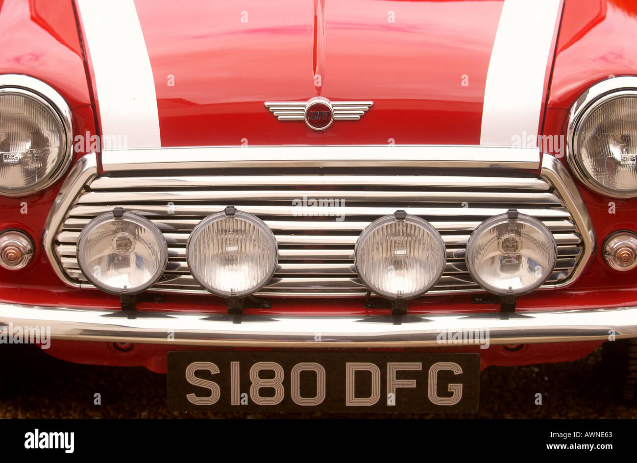 THE MINI RESTORATION GARAGE MBM BRISTOL AN OLD RESTORED CLASSIC MINI ...