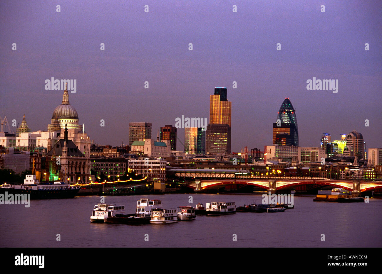 Panorama from waterloo bridge hi-res stock photography and images - Alamy