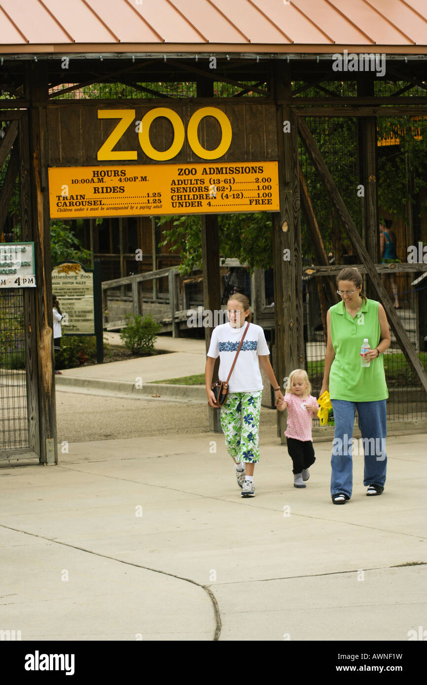 Family time at zoo Stock Photo - Alamy