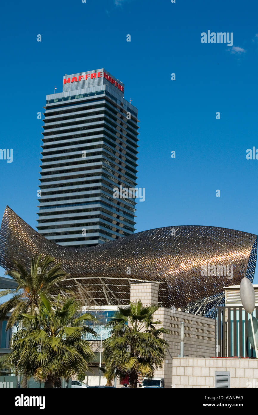 Frank gehry sculpture tower building hi-res stock photography and ...