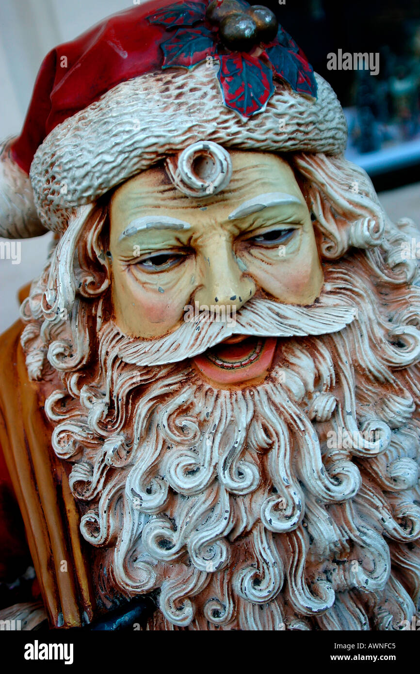 SANTA CLAUS STATUE Stock Photo - Alamy