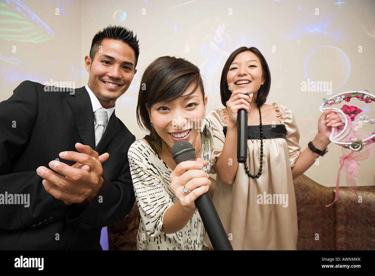 Japanese karaoke hi-res stock photography and images - Alamy