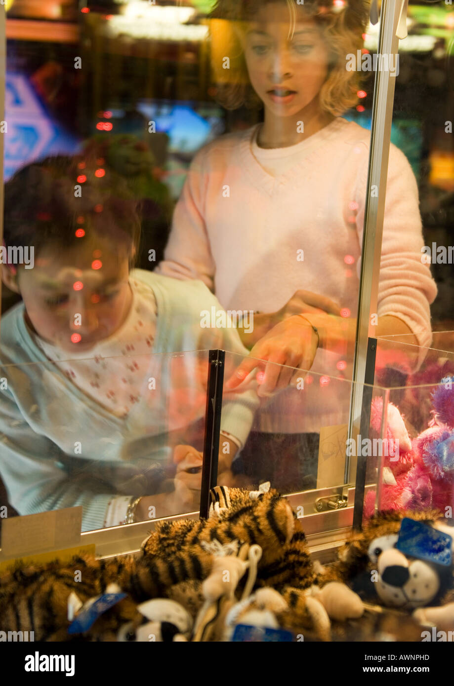 Toy grabbing game hi-res stock photography and images - Alamy