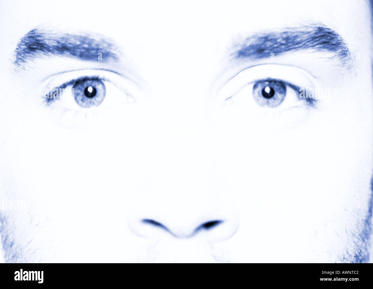 Mans heads looking up hi-res stock photography and images - Alamy