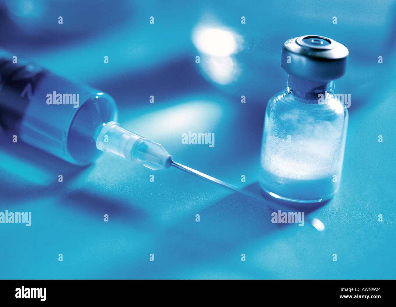 Drug vial tests hi-res stock photography and images - Alamy