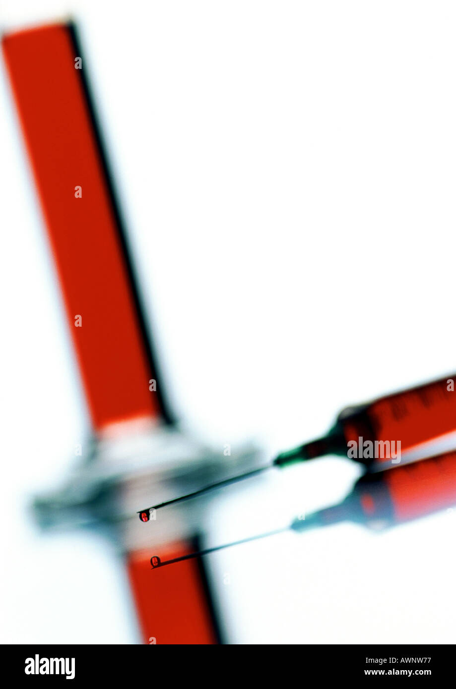 Test tubes and syringes hi-res stock photography and images - Alamy