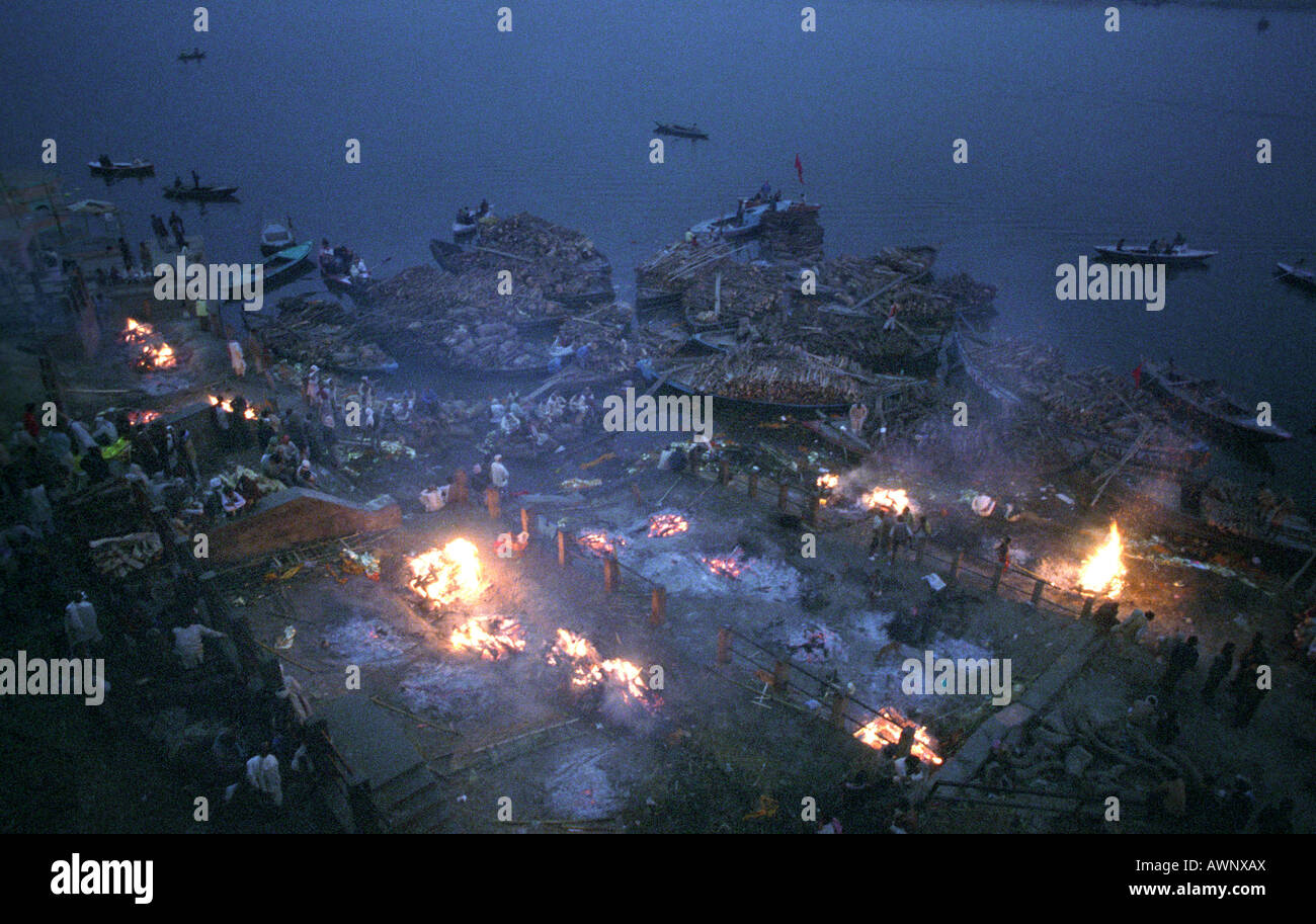 Burning corpses hi-res stock photography and images - Alamy