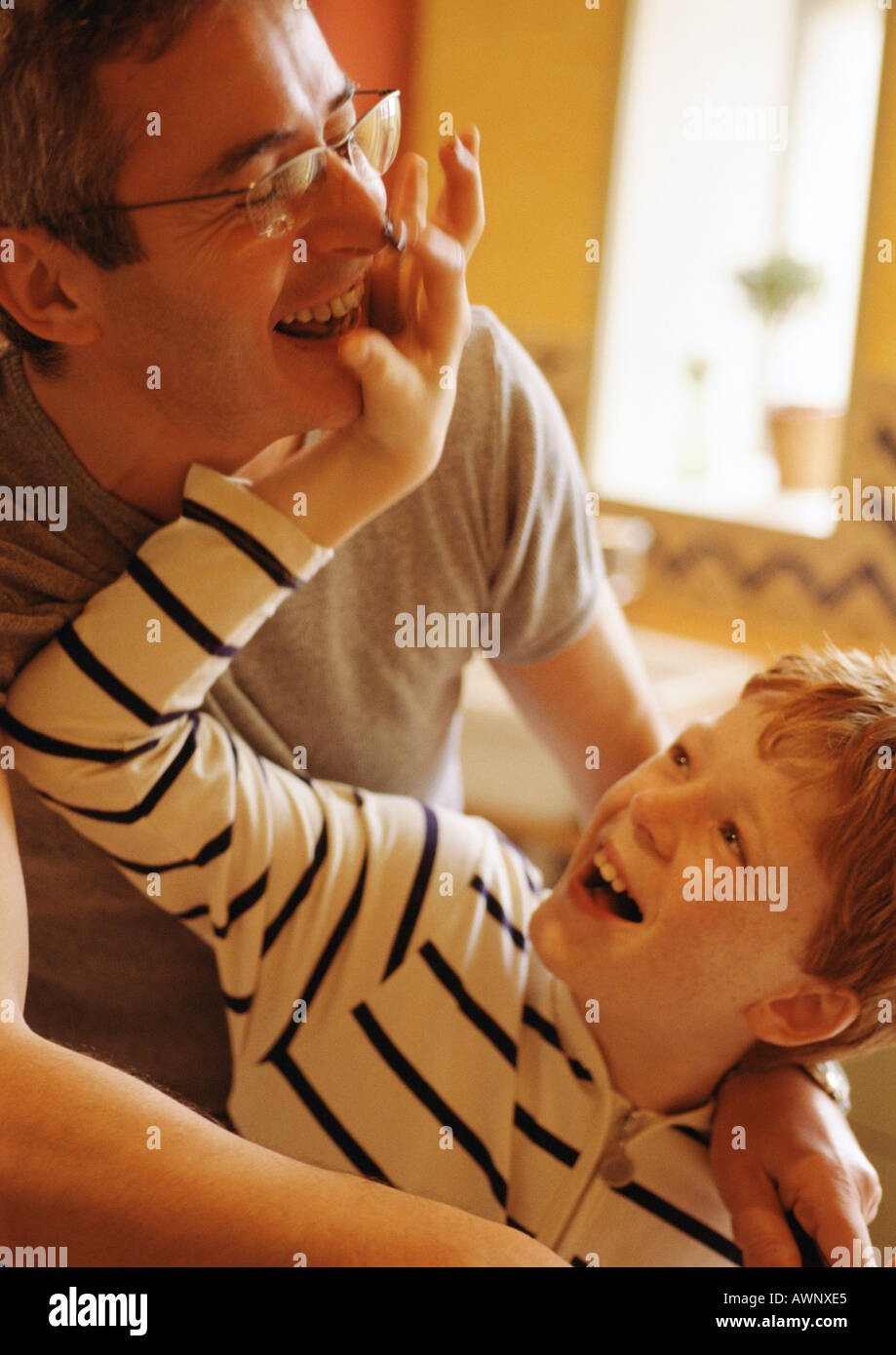 Putting arms around hi-res stock photography and images - Alamy